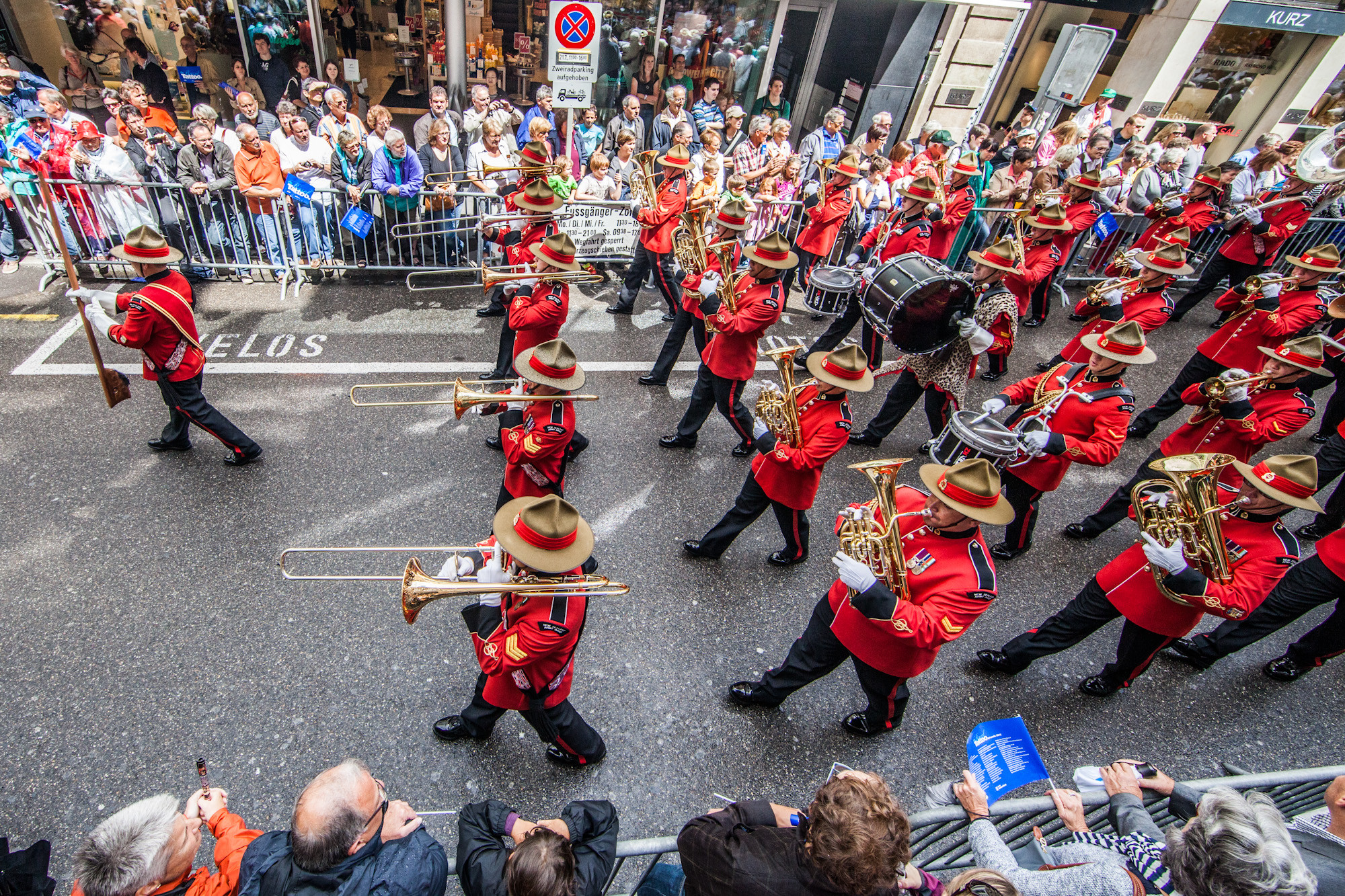 Tattoo-Parade begeistert die Massen | TagesWoche