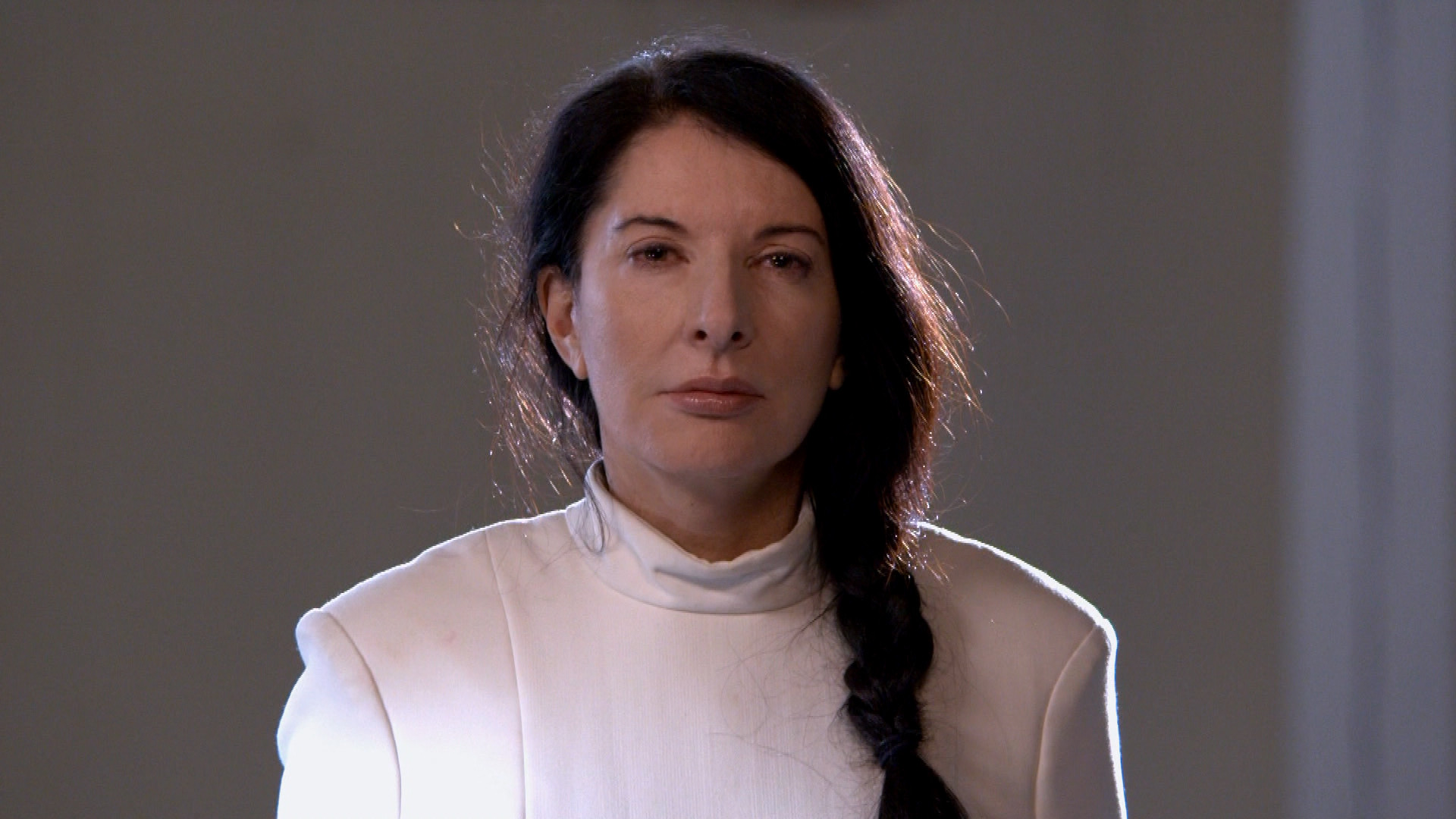Marina Abramovic - die fleischgewordene Mona Lisa des Schmerzes ...