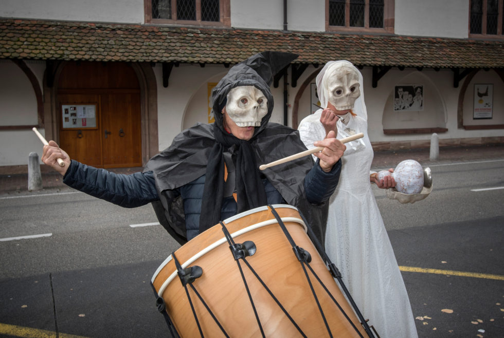 Totenbeinli und tanzende Skelette: Am Totentanz dreht sich alles um den ...